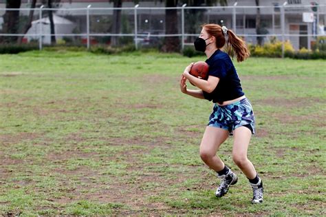 Tú deberías estar en ballet el desafío de practicar fútbol americano femenil en México Infobae
