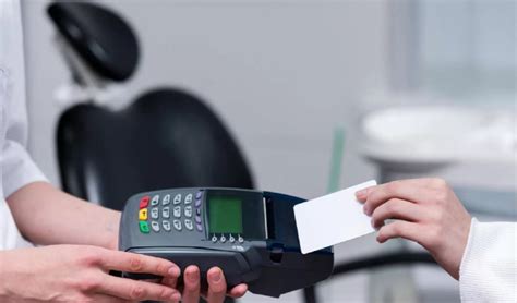 Сигурност на готовината Многу Британци се „изгореле“ со електронските плаќања