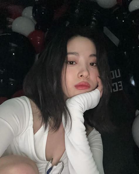 Pin By Kyla Basanta On Itzy Itzy Cute Japanese Girl Kpop Girls