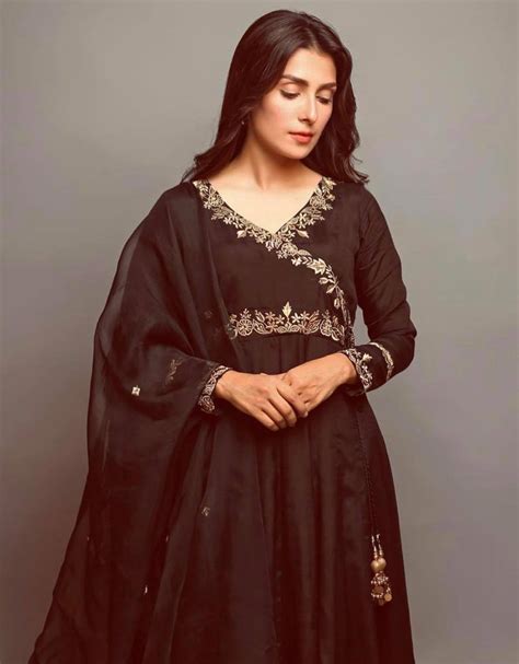 Top Pakistani Actresses In Beautiful Black Dresses Reviewitpk