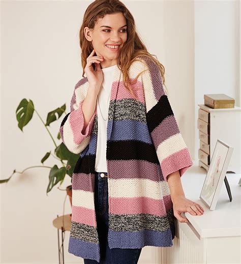 Кардиган в цветную полоску — схема вязания спицами с описанием на Полосатый