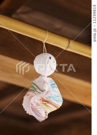 てるてる坊主 照る照る法師 日和坊主 イメージ素材の写真素材 11299819 PIXTA