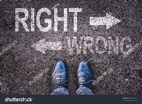 4 197 Right Wrong Road Sign Images Stock Photos Vectors Shutterstock