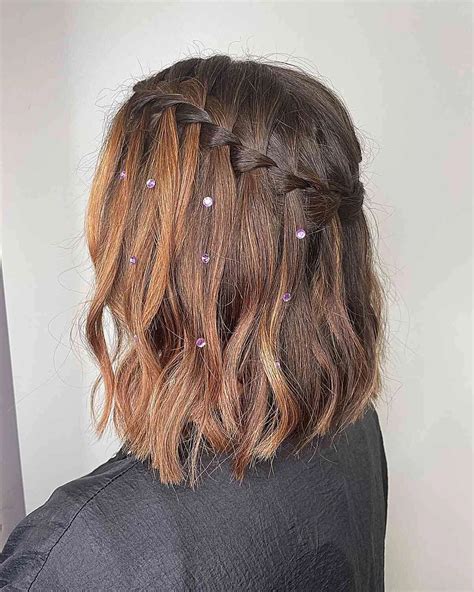 Chic And Simple Learn How To Create The Perfect Waterfall Braid