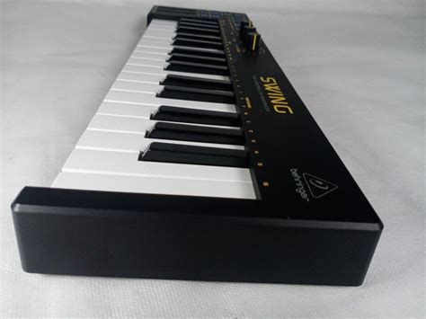 Midi Controller Behringer Swing Sequencer 32 Key Arturia Keystep Killer