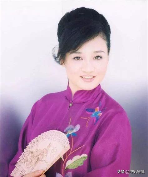 54歲伍宇娟婚姻坎坷，嫁周迅初戀後離異，如今與兒子相依為命 每日頭條