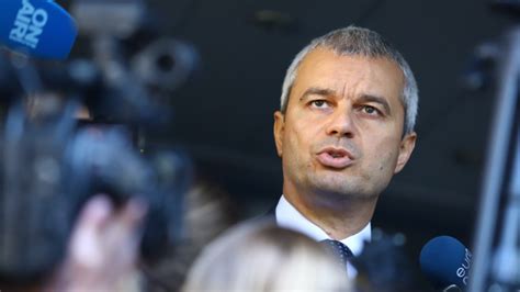 Възраждане в позата на жертви Събрали 247 000 подписа но ги влудявали с доноси Днес