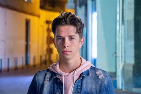 Mijn Vriendin Heeft Achter Mijn Rug Om Gedineerd Met Een Collega