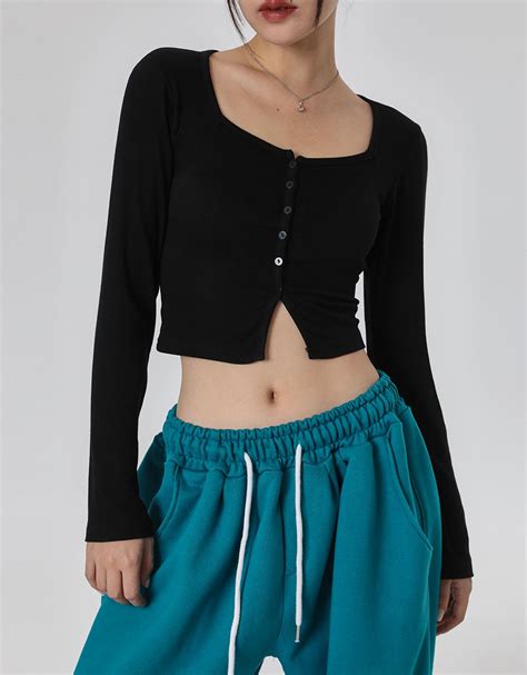 아엔 스퀘어넥 크롭가디건