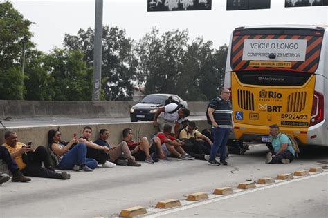 Tiroteio Na Avenida Brasil Rio Ficou 2 Horas E 40 Minutos Em Estágio 2