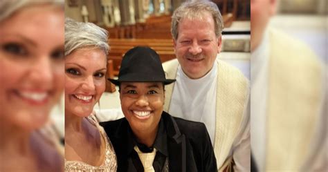Watch Chicago Priest Blesses Same Sex ‘marriage