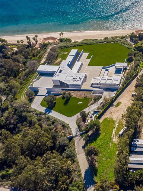 Jay Z And Beyonce Buy 200 Million Malibu Beach House Photos Hollywood Life