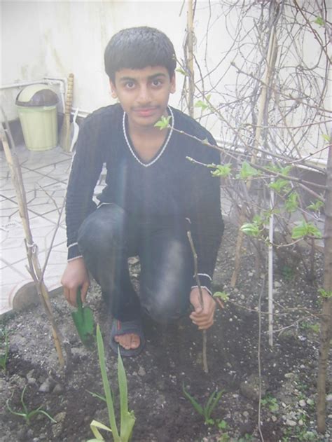 ادامه ی عکس های دانش اموزان مدرسه ی تیز هوشان