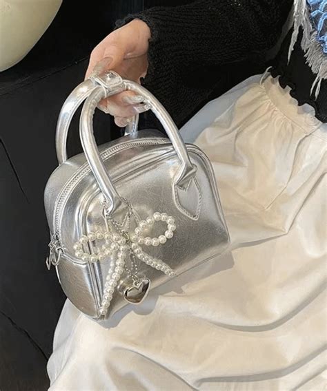 [hot🔥]크로스가능 진주키링 모모 토트백 에이블리