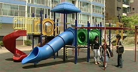 놀이시설 중금속 범벅위험천만 놀이터