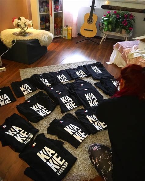 Kake Karisson Paitojen Lajittelu Menossa Ja Kohta Lähtee Postman Pate Liikkeelle😎🔥 Kopkopkop