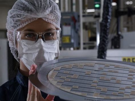 Report IBM Plans US 730 Million Canadian Chip Expansion