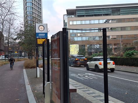 Gemeente Eindhoven Laat Reizigers In De Kou Staan Ey Daily
