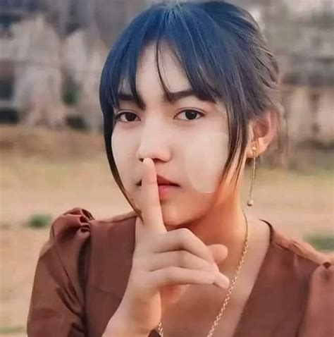 ခင်ချင်ရင် Hi ခဲ့နော် အချစ်ကားလေးမန့်မှာကြည့် 👇👇 သွယ်လေး