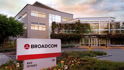 Broadcom上季度营收8876亿美元，同比增长5，下季度预计约927亿美元