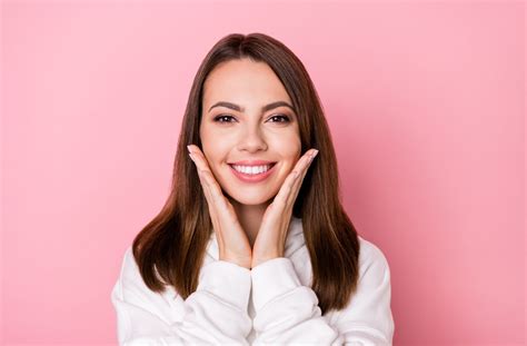 What Do Teeth Look Like Under Veneers