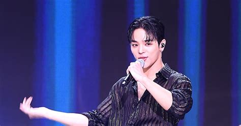 [td포토] 김우진 미소 살짝