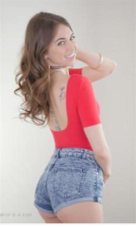 She Can Look So Innocent Scrolller