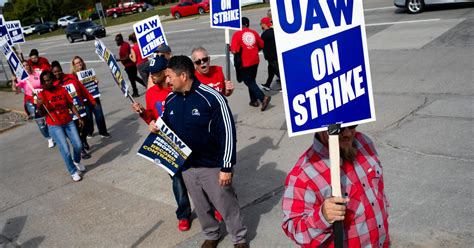 United Auto Workers Strike Against Ford Gm Stellantis
