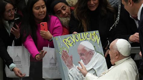 Католичка црква отворила врата за хомосексуалце Гејеви могу у католичку богословију — Rt Balkan