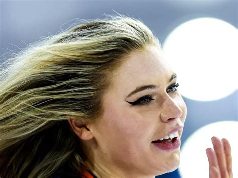 Jutta Leerdam Onderweg Naar Dallas Voor Gevecht Jake Paul