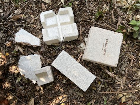 맥주 찌꺼기·톱밥에 버섯균사체를 더하면스티로폼 대신 어스폼 지구용 어스폼 Earthform