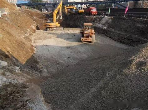 软土地基加固措施 换填垫层法地基处理要点分析 施工