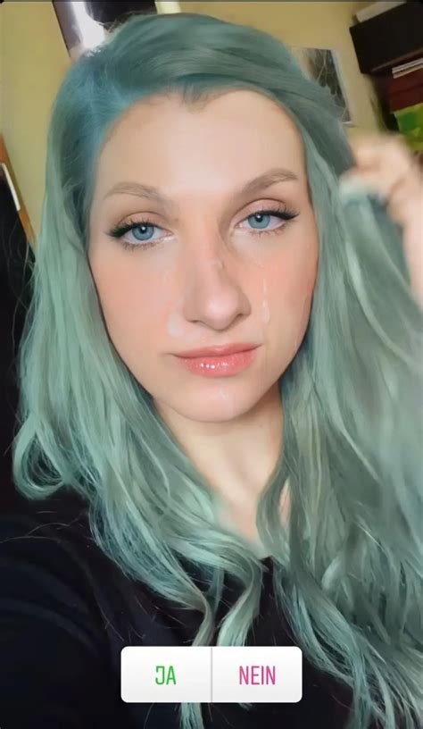 Lara Cumface Loft Scrolller