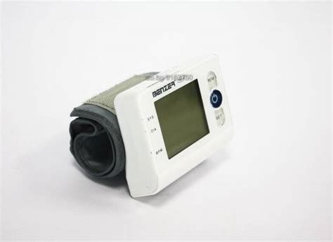 Апарат за измерване на кръвно налягане Benzer Br 4602 Bp за китка