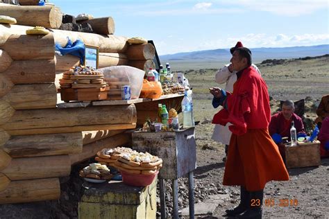 Биндэрийн овооны тахилга