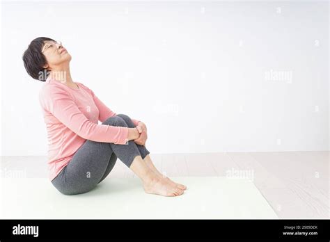 Senior Women Doing Gymnastics Stock Photo Alamy