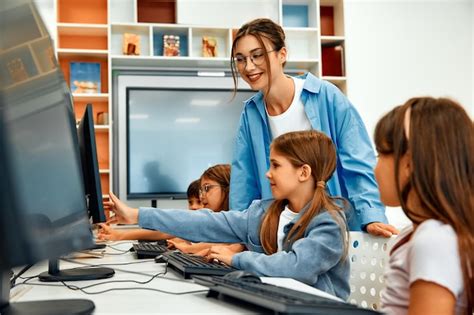 Premium Photo Back To School Computer Science Lesson In A Modern