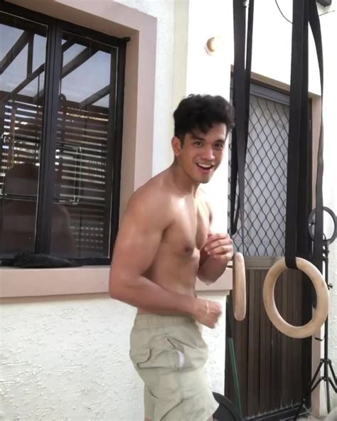 Pubes Peeking