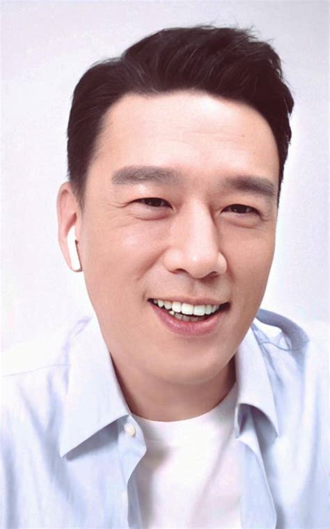 王耀庆成海澜之家新代言人风骚的舞姿迷人的微笑一起嗨起来 宋茜上