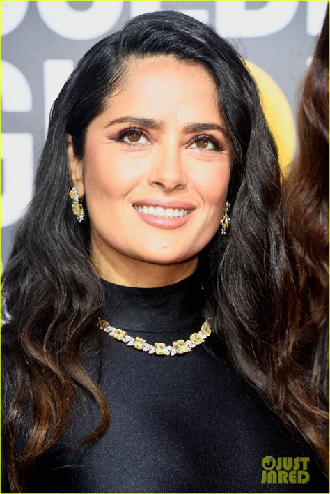 Salma Hayek And Ashley Judd Stand Strong Together At Golden Globes 2018