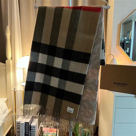버버리 리버서블 숄 머플러 헬로마켓