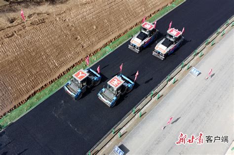 甘肃首次实现沥青路面摊铺“无人驾驶”澎湃号·媒体澎湃新闻 The Paper