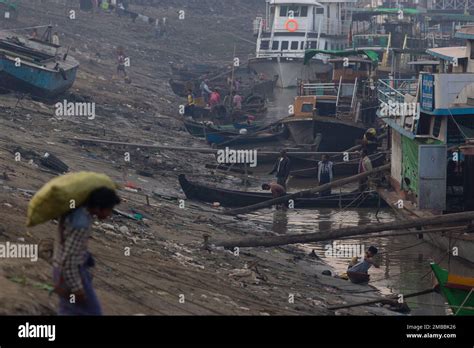 Irrawaddy River Photography Hi Res Stock Photography And Images Alamy
