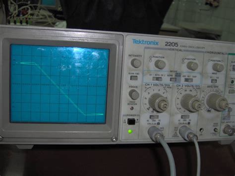 Pengertian Osiloskop Alat Ukur Elektronika Yang Mahal Harganya