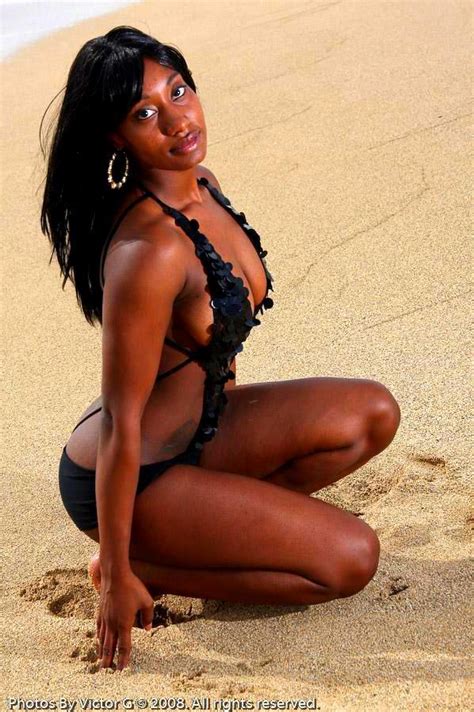 Leigh Forbes Shesfreaky