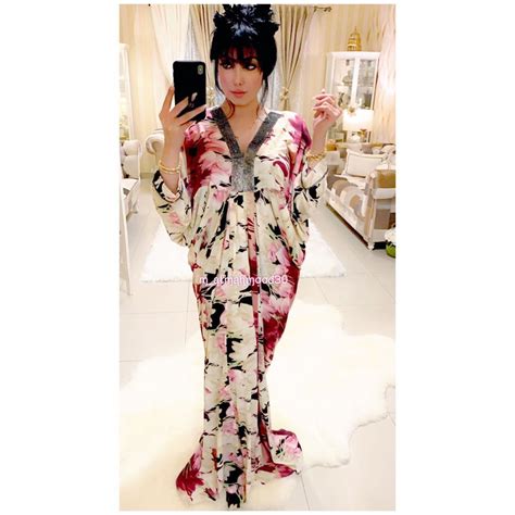 الخام Kris Jenner Kaftan Luxury Elegant Floral Kaftan Louis Vuitton