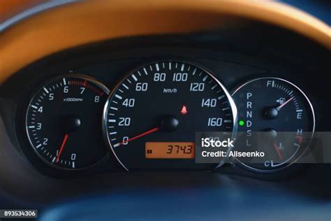 속도계와 타코미터 블랙 컬러로 자동차 대시보드 닫습니다 속도계에 대한 스톡 사진 및 기타 이미지 속도계 주행 기록계 0명 Istock