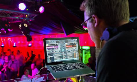 如何将 Webrtc Web应用无缝集成到 Flutter Webview 中 实时互动网