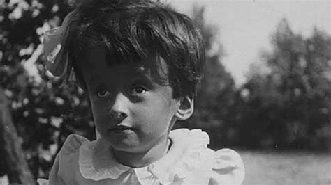 La Historia De Cómo Abandonó Pablo Neruda A Su Hija Hidrocefálica Malva Marina