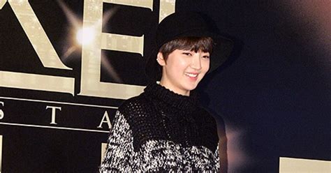 T포토 서은채 계단은 조심조심톱스타